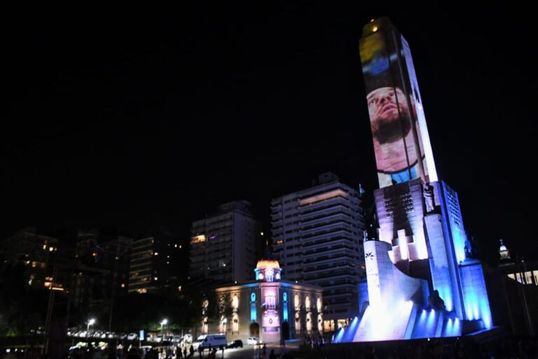 Messi y Di María otra vez en lo más alto del Monumento